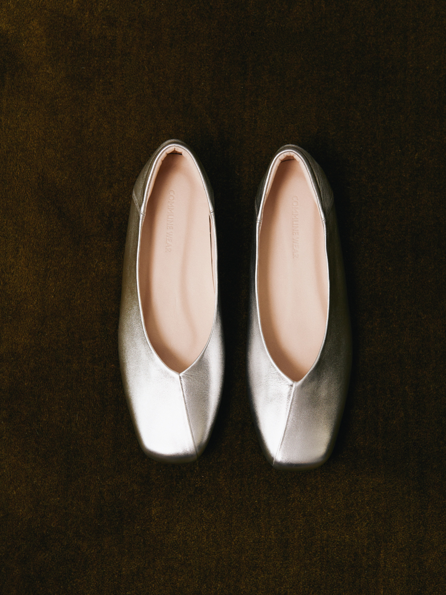 Folded Flats – Commune Wear